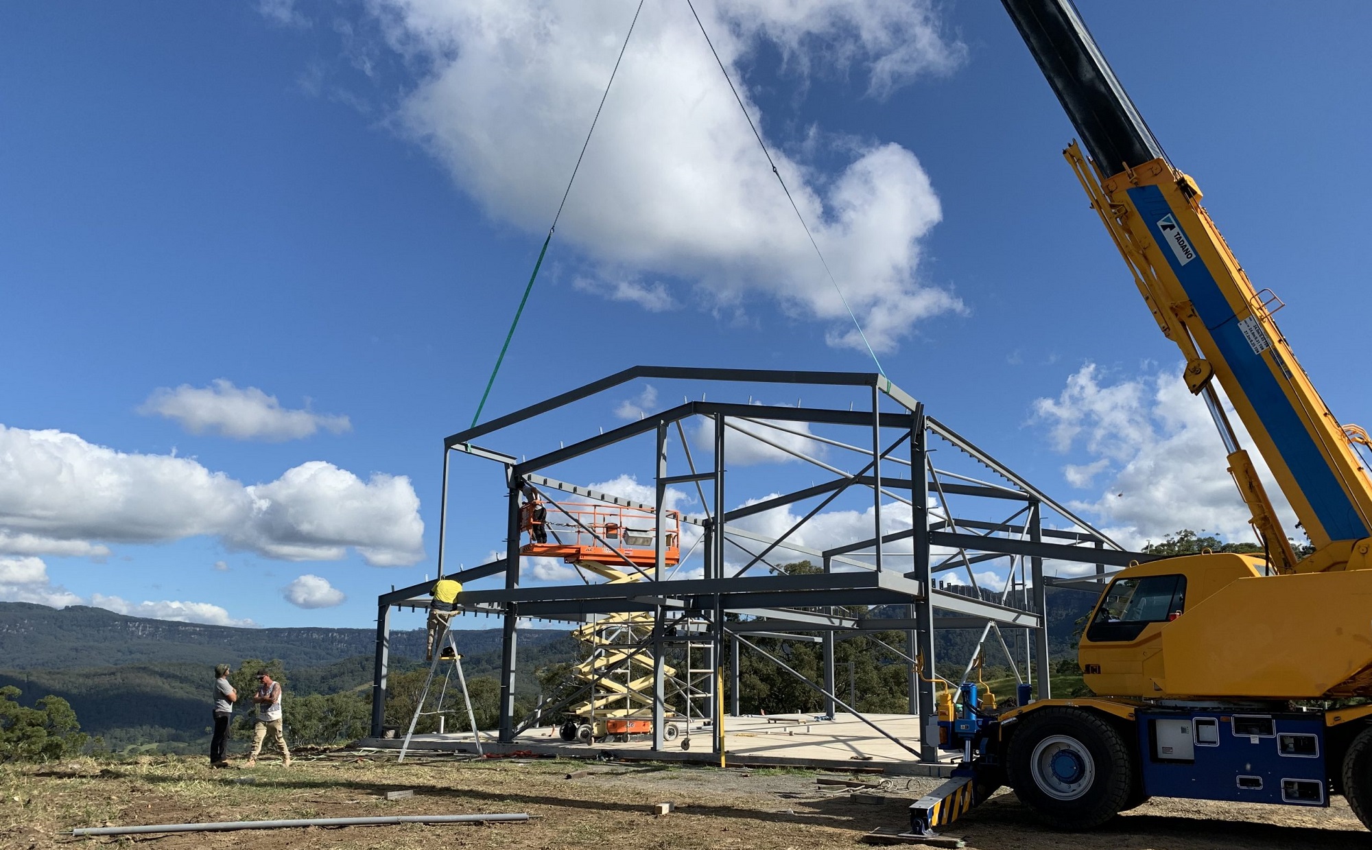 Steel building assembly | Tekmetsan